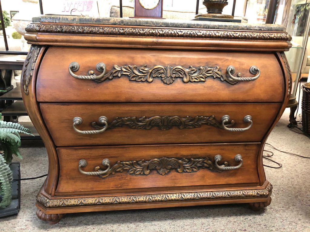Small Chest – Consignment Gallery